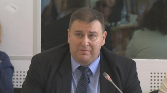 ДОСЛОВНО: Евродепутатът от ГЕРБ/ЕНП Емил Радев - По света и у нас - БНТ ...