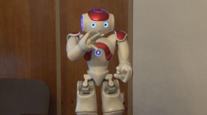 Роберта - роботът, който ще помага на деца със специални потребности ...